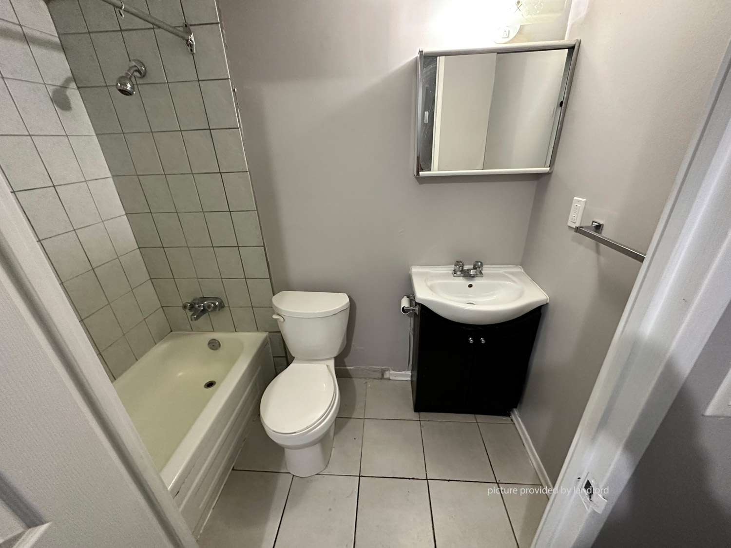 For rent: 1011 Lansdowne Ave Toronto, Bach Viewit |232936